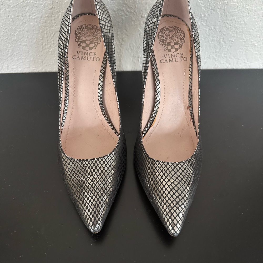 Vince, Camuto Harry Metallic Silver Snake Pumps - Gem